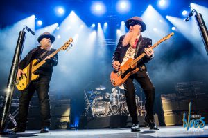How to Dress Like Billy Gibbons (ZZ Top) – PlayGuitarLive.com